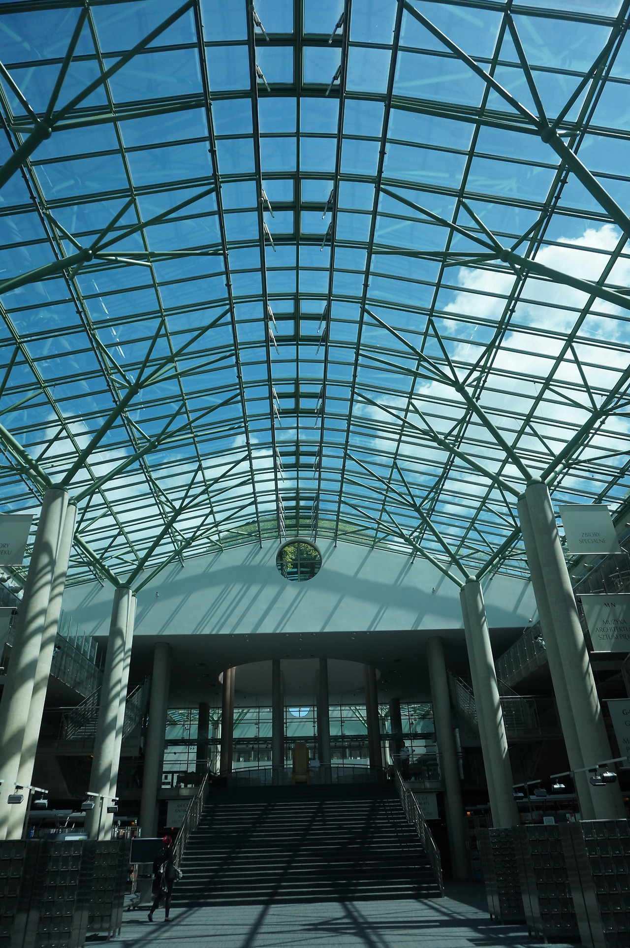 바르샤바 대학 도서관(BUW)의 "안"