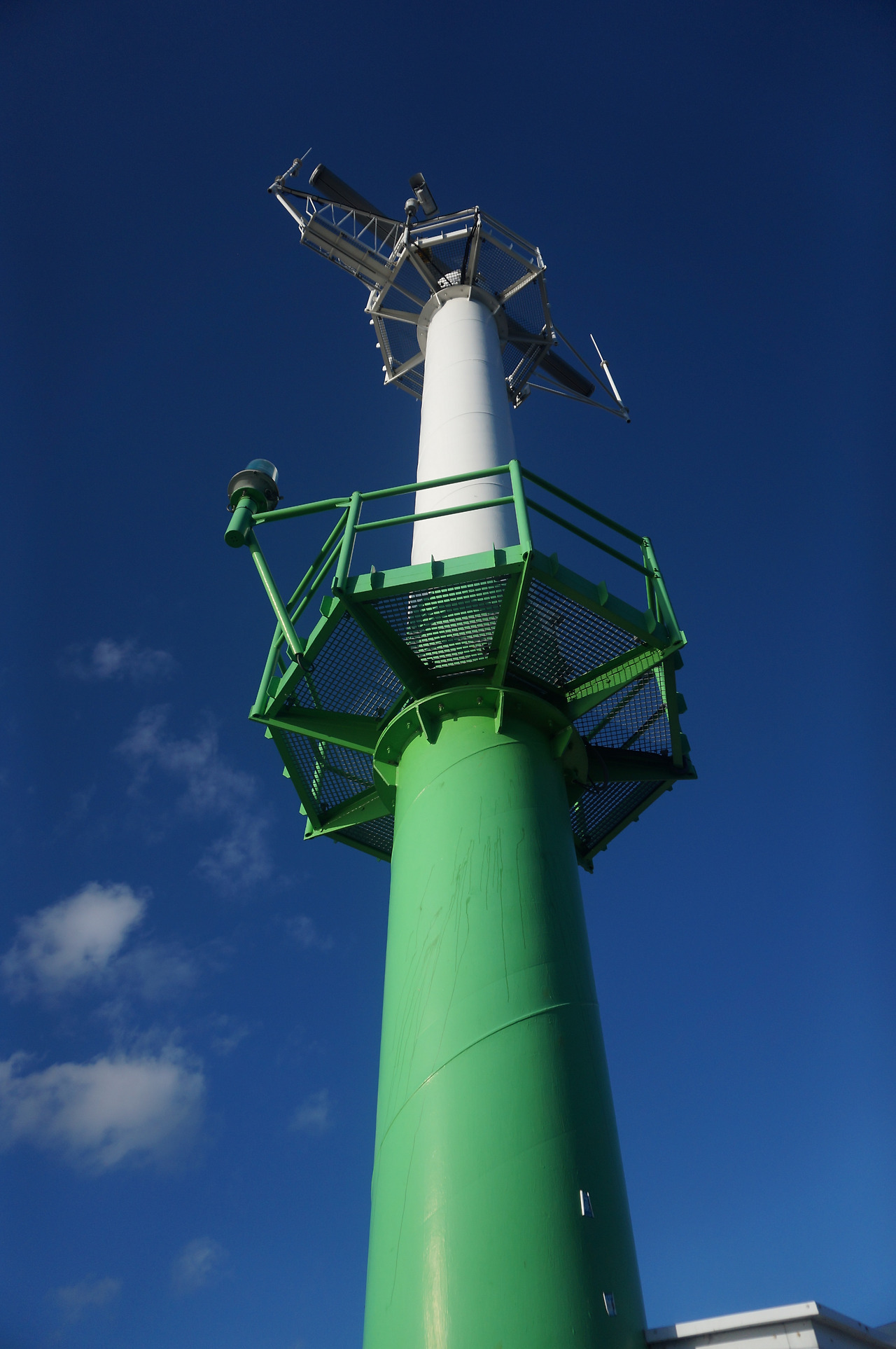 우주를 닮은, 깊고 짙고 서늘한 바다 헬(Hel)