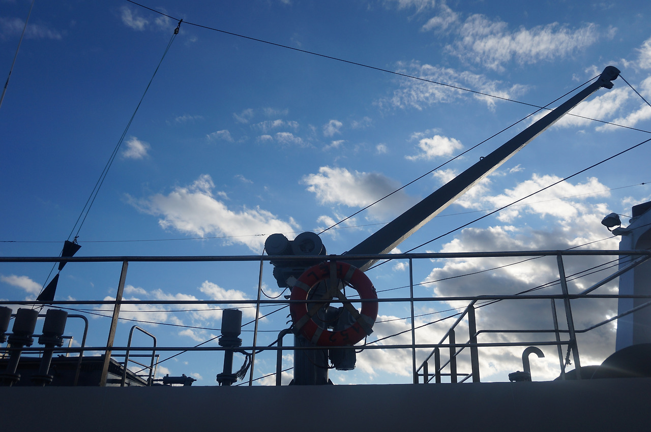 우주를 닮은, 깊고 짙고 서늘한 바다 헬(Hel)