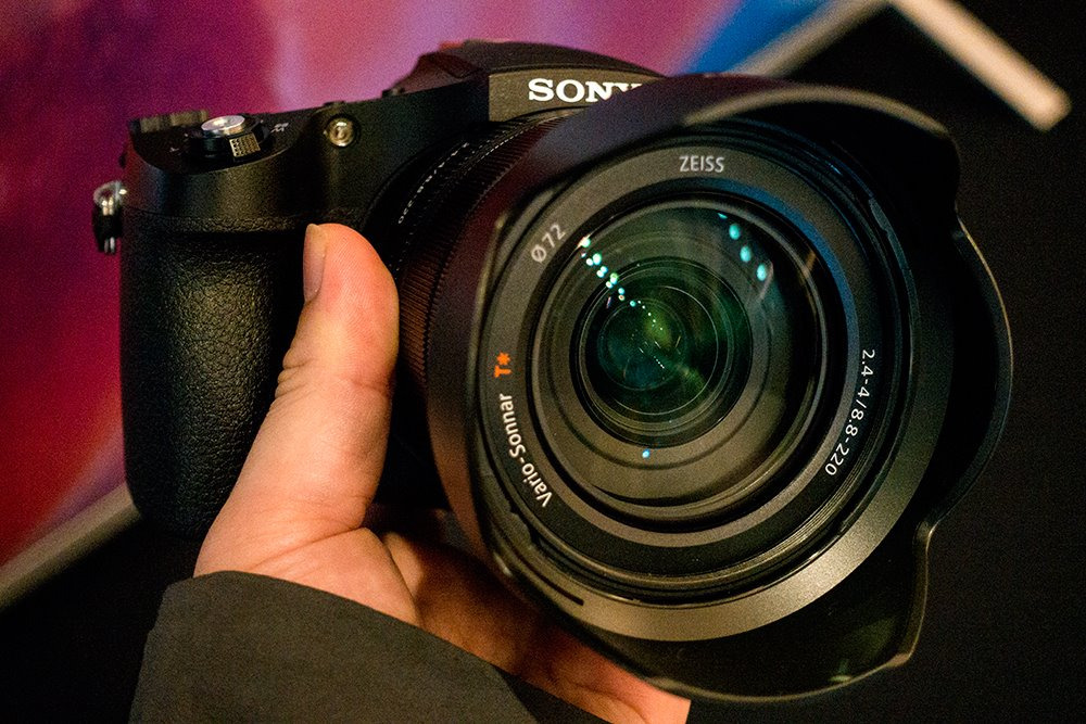 초망원 콤팩트 카메라 RX10 mk4