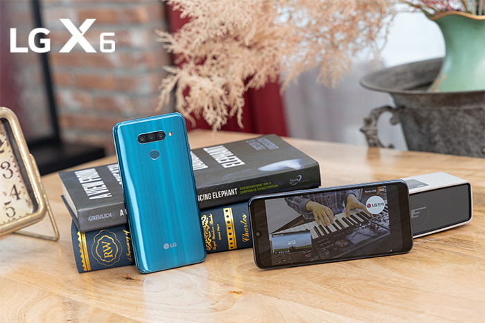 실속형 최초의 트리플 카메라, LG X6