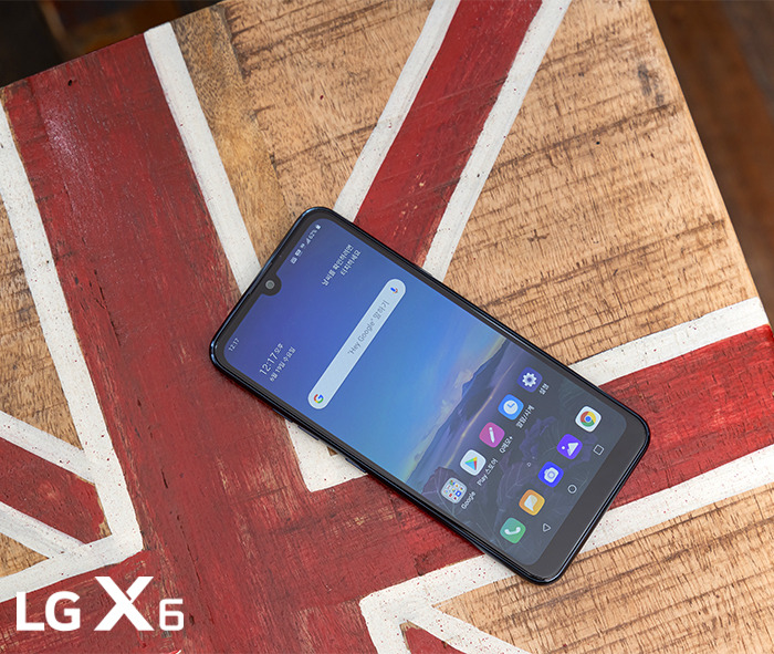 실속형 최초의 트리플 카메라, LG X6