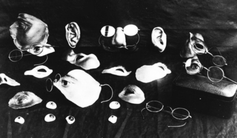 얼굴을 파는 가게: The Tin Nose Shop