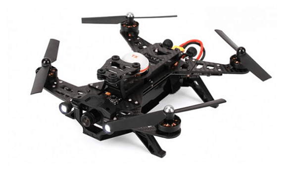 F210, 대세 레이싱드론의 매력은?